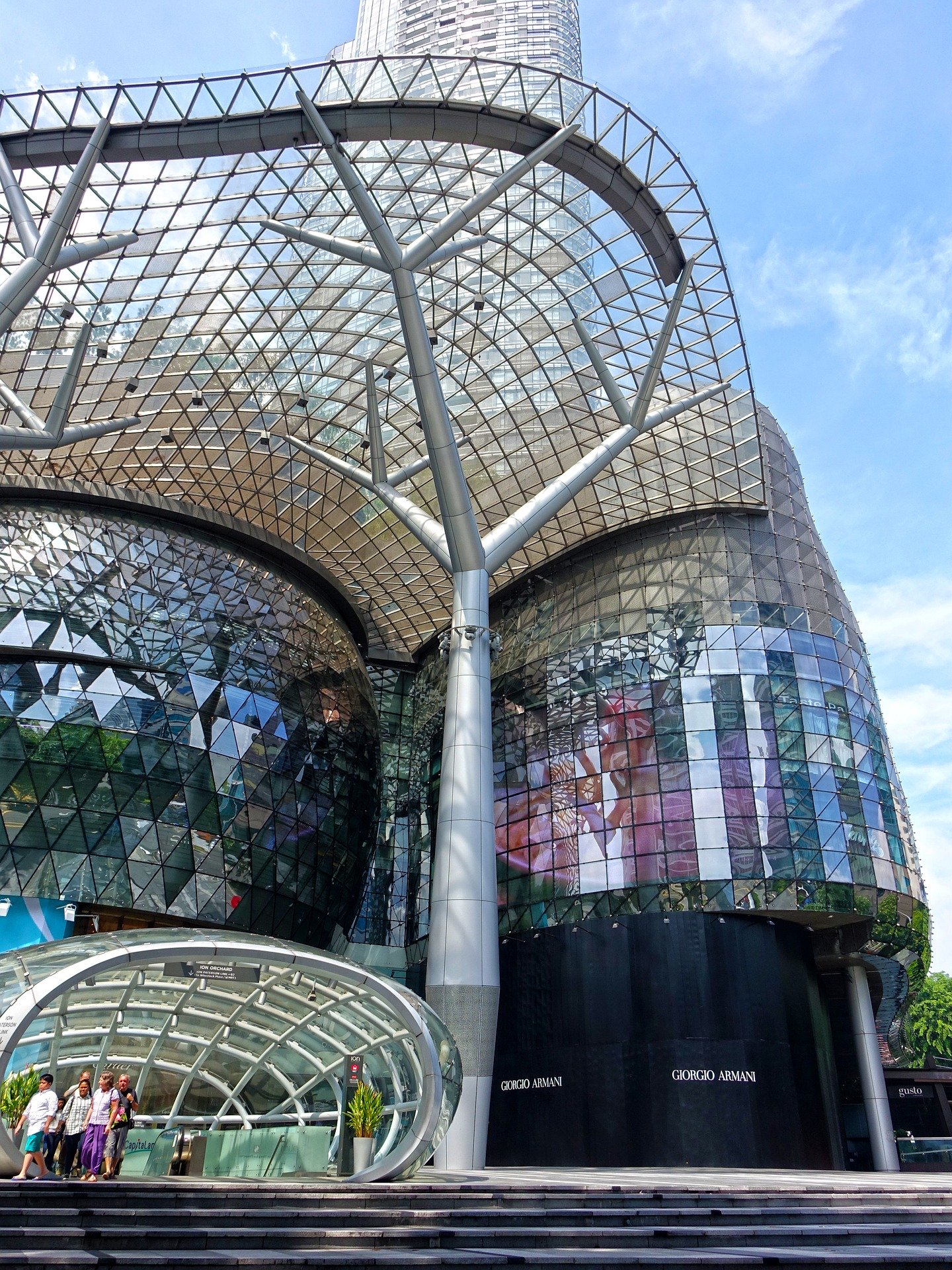 Digital Displays Are the New Retail Revolution - Scala - Japan